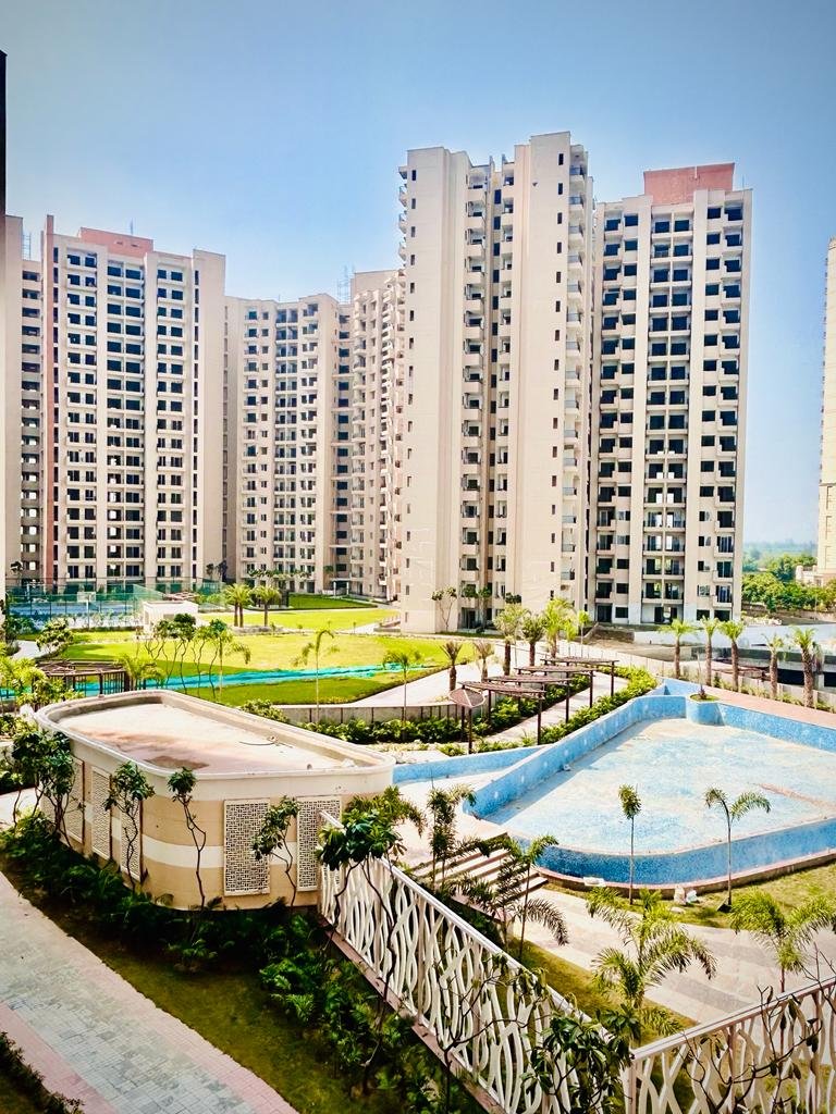 Oasis GrandStand - Luxury Residential Noida
